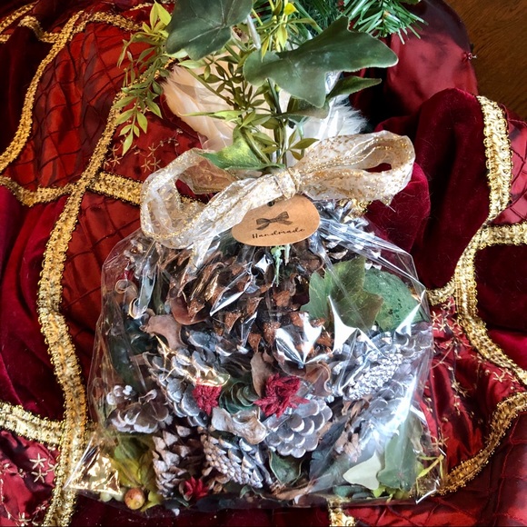 Wall Decor | Handmade Pinecone Potpourri Art Craft | Poshmark